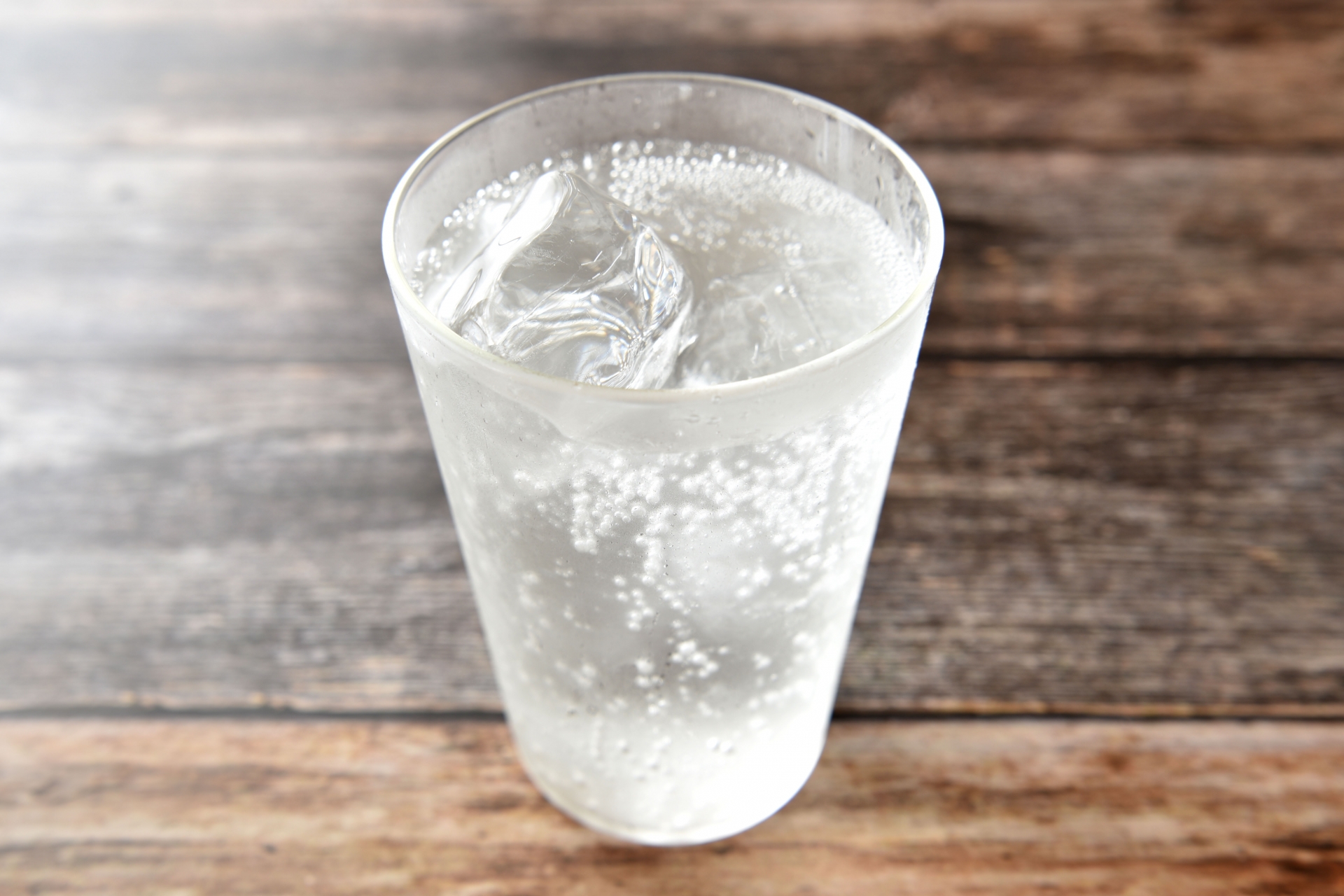 炭酸水でダイエット？ 〉 | HillsFit